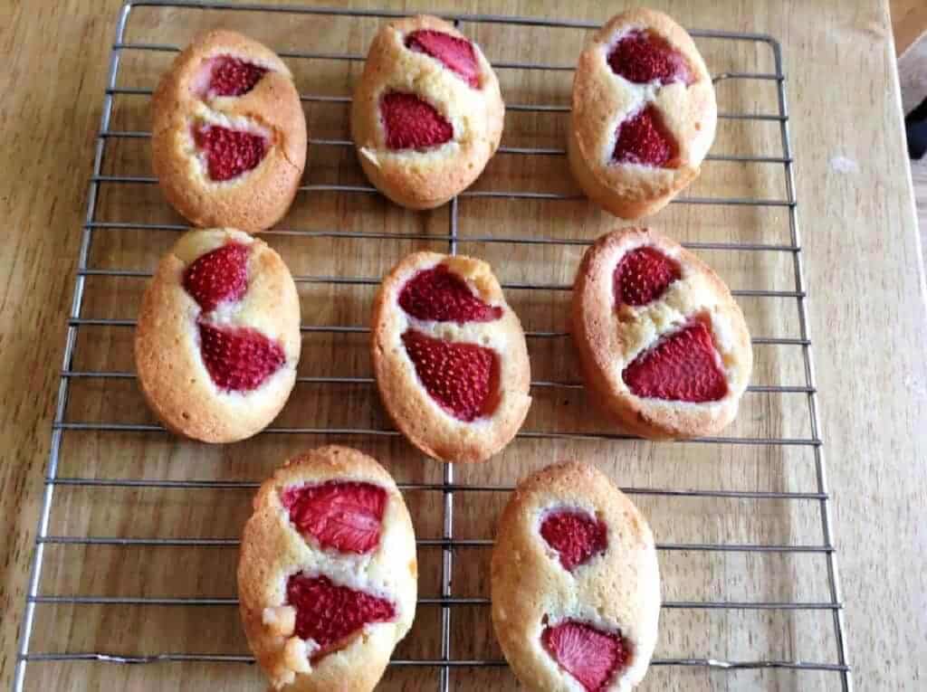 Strawberry and Lemon Friands - BakingQueen74