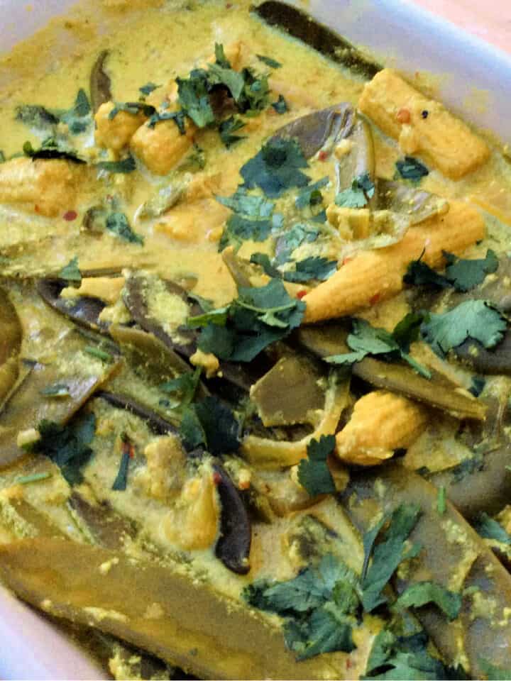 Easy Chocolate Cake - BakingQueen74