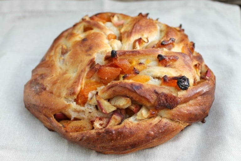 Apricot Couronne Recipe - BakingQueen74