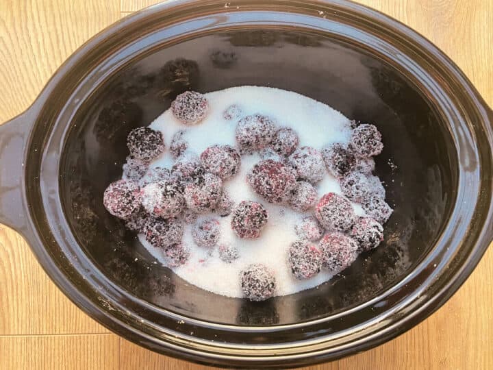 Slow Cooker Blackberry Jam - BakingQueen74