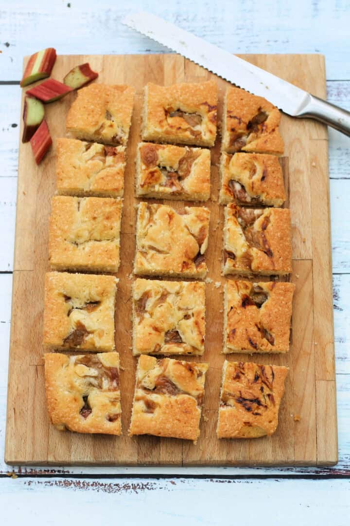 Rhubarb Traybake - BakingQueen74