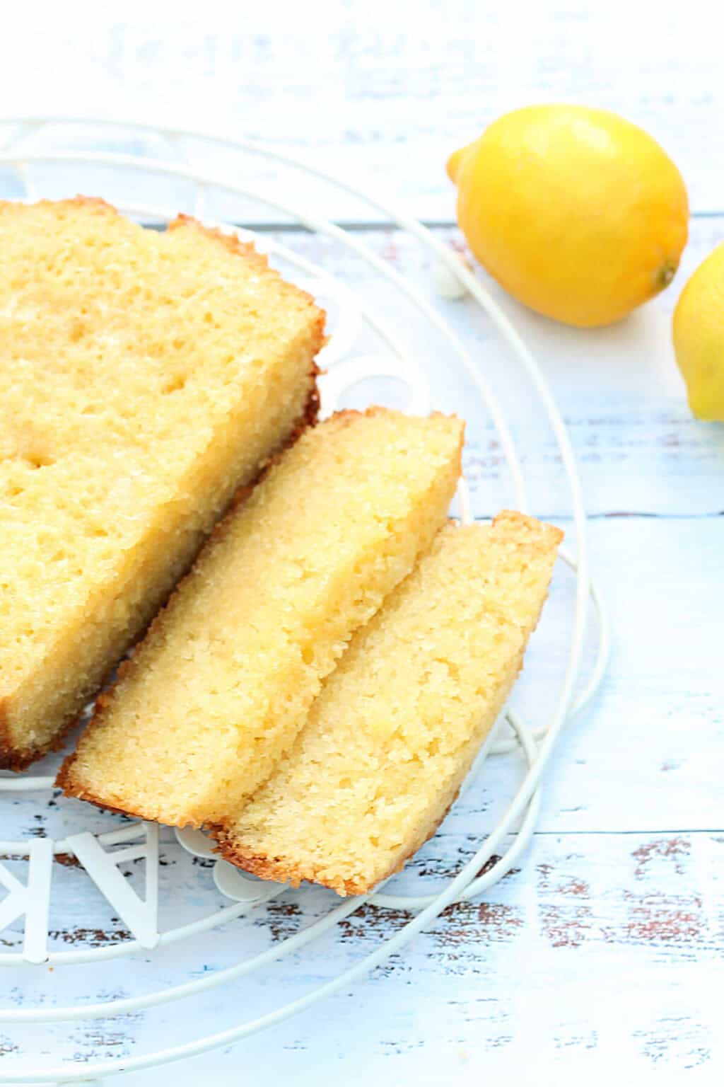 Slow Cooker Lemon Drizzle Cake - BakingQueen74