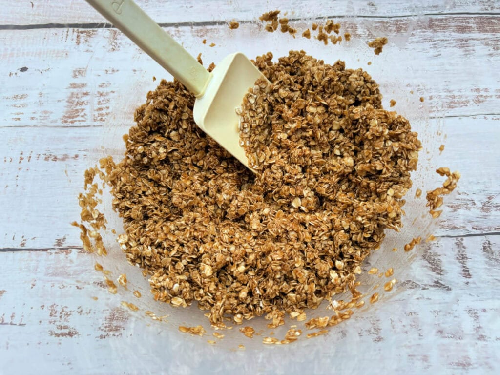 Strawberry Flapjacks - BakingQueen74