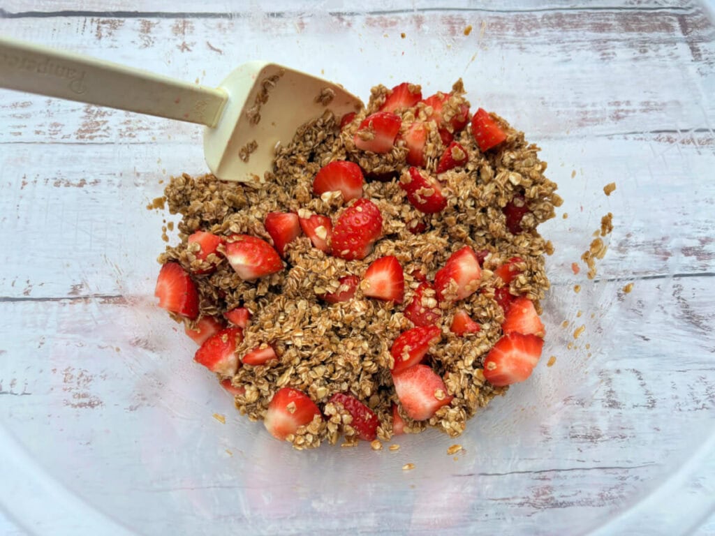 Strawberry Flapjacks - BakingQueen74