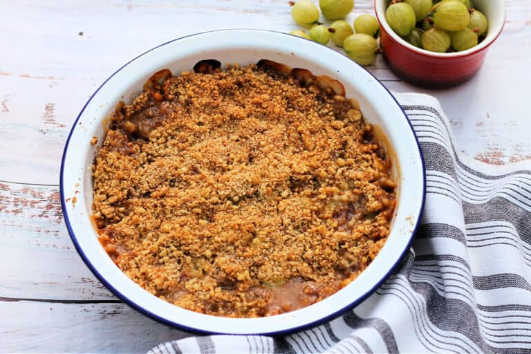 Gooseberry Crumble - BakingQueen74