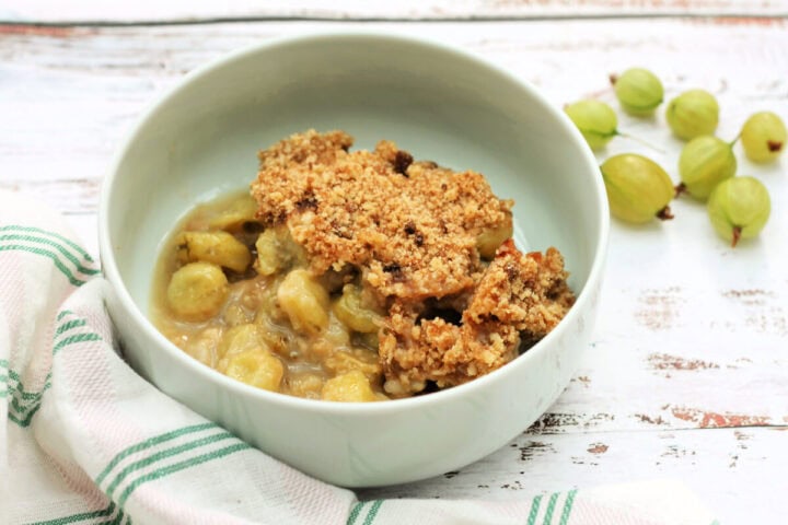 Gooseberry Crumble - BakingQueen74